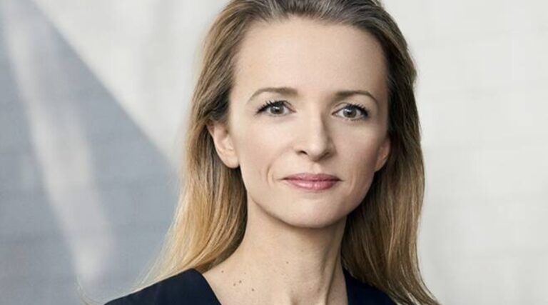 All In The Family: LVMH’s Bernard Arnault Appoints His Daughter As Dior ...