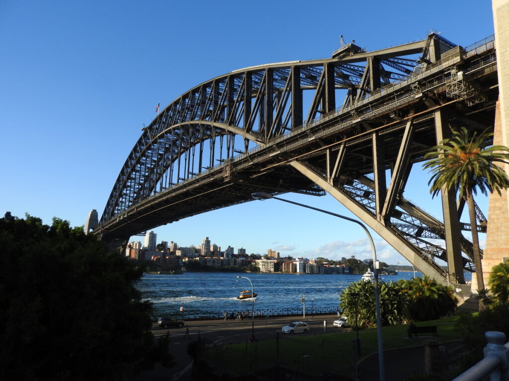 9 AMAZING FACTS about the Sydney Harbour Bridge
